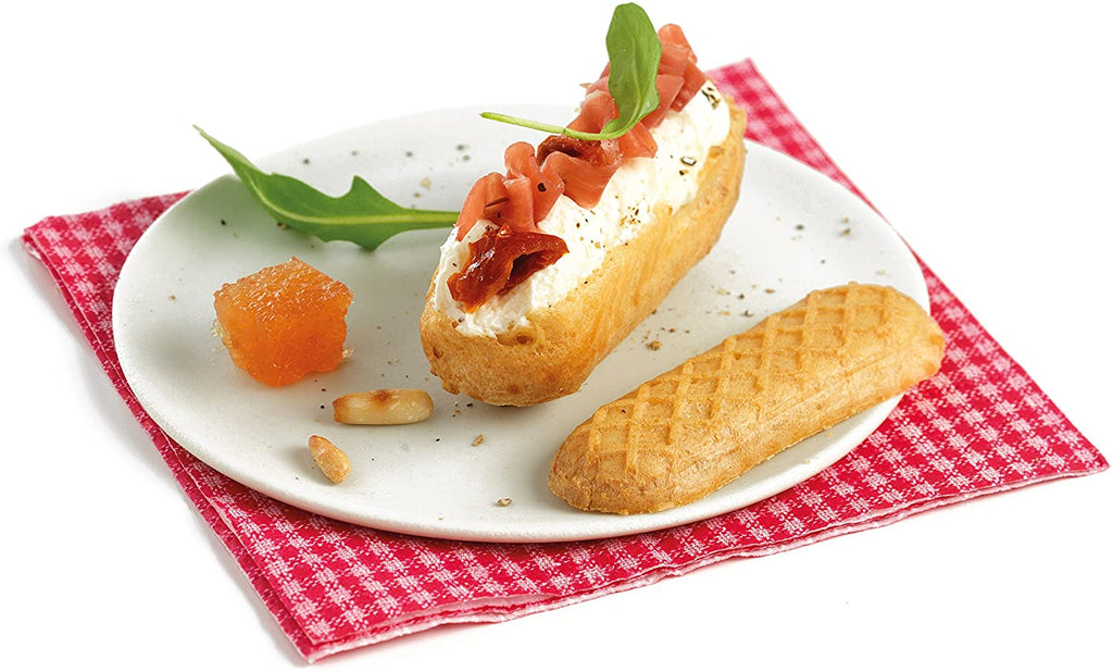 Mastrad Paris Mini Eclairs Kit - 16 Mini Eclair Mold, 1 Deco-Pocket wi ...